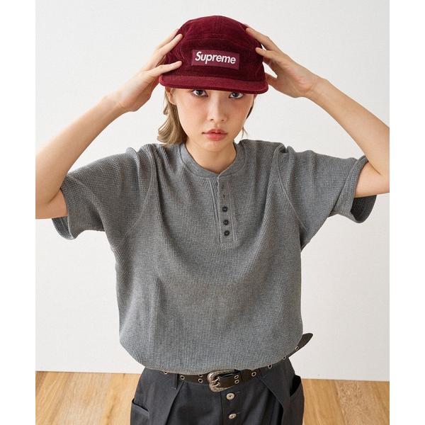 参考価格：3，960円発売時期：2025年07月コンディション：A（使用感なし）数回使用した程度で使用感が感じられないアイテム参考商品名：DRAW CODE 5 BUTTON HENRY NECK THERMAL T-SHIRT / ドロー...