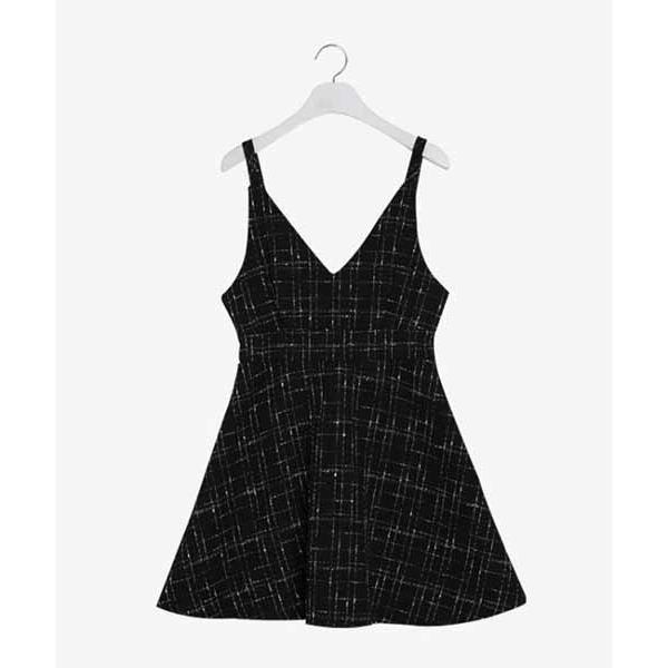 『セール実施中』参考価格：6，980円発売時期：2022年12月コンディション：A（使用感なし）数回使用した程度で使用感が感じられないアイテム参考商品名：SONA(ソナ)ツイードVネックビスチェワンピース参考品番：son-22op-079【...