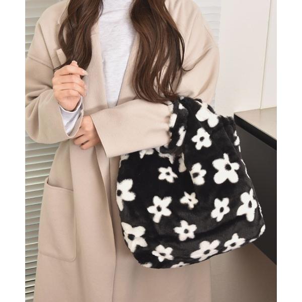 『セール実施中』ZOZO問い合わせ番号:100976969ショップ:Mayree，メイリーブランド:Mayree，メイリー商品名:【float】もこもこ 花柄 モノトーン ファー トートバックカテゴリ:バッグ>ショルダーバッグブランド...