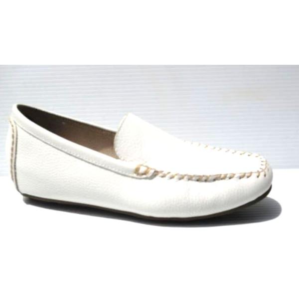 履き易い靴で人気の高いto be continuedのインヒールモカシン。見た目1cm足らずのヒールですが、3cmのインヒールが内蔵され、美脚効果抜群です。また、柔らかな素材を使用し足当たりは大変ソフトです。EEEですのでつま先ラクラク。イ...