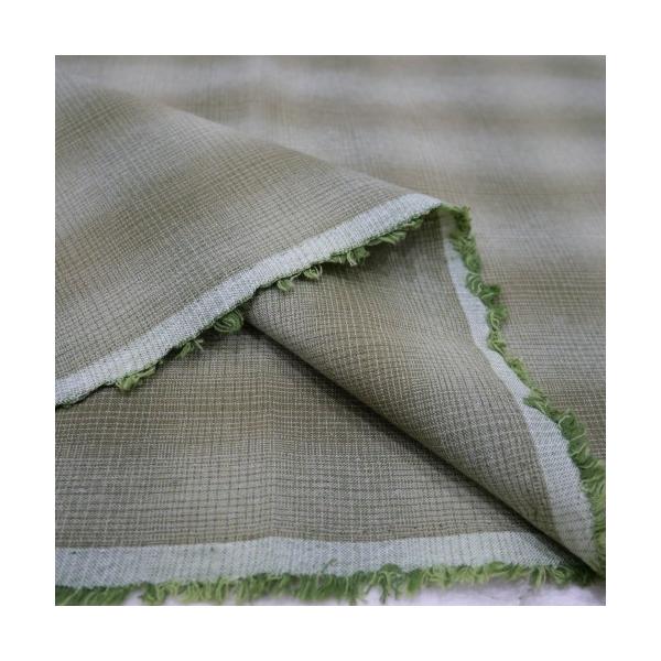 Yarn-Dyed Dobby Check新潟産特有の織りと仕上げにより絶妙な風合いを醸し出しています。タテヨコともに同色系の濃度差の少ない配色でチェックを表現しております。<規格>素材：綿100％布幅：108〜110ｃｍ生産地...