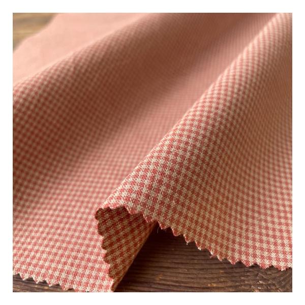 Yarn-Dyed Dobby Check新潟産特有の織りと仕上げにより絶妙な風合いを醸し出しています。タテヨコともに同色系の濃度差の少ない配色でチェックを表現しております。<規格>素材：綿100％布幅：108〜110ｃｍ生産地...