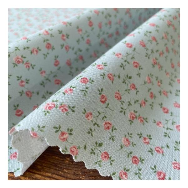 Romantic Flowers〜ミニつるバラ〜直径４ミリほどの可憐なミニバラがランダムに全体に散る使いやすいクラシックな花柄です。グランドの色の濃淡で柄全体の見え方や柄の性格も変わります。<規格>素材：綿100％布幅：約110...