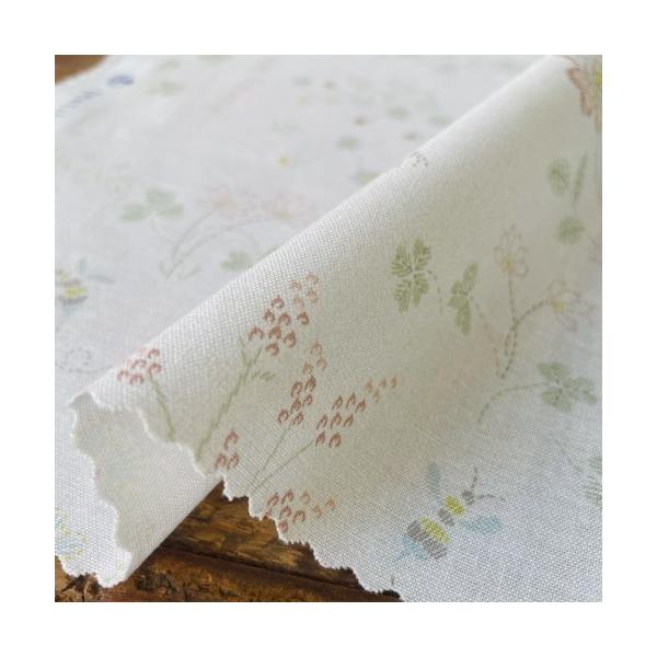 Tasty collection 日本ならではのスモーキーで落ち着いた色合いのプリント柄のシリーズです。*Flower&amp;Bee*柄は麻地に刺しゅうをしたようなタッチのお花の中を蜂が飛ぶやさしいタッチのプリント柄です。■30ｃｍ〜（1...