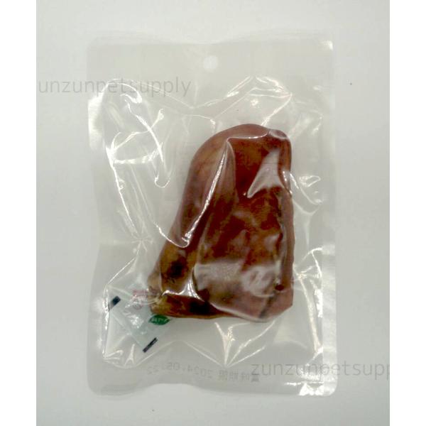 ・豚の耳をそのまま乾燥させたおやつです。※丸飲みをする恐れがありますので、必ず飼い主様の目の届く時に与えて下さい。※丸飲み癖のあるワンちゃんは特にご注意ください。原料：豚の耳　保存料：デヒドロ酢酸ナトリウム　　　無着色原産国：韓国産内容量：...