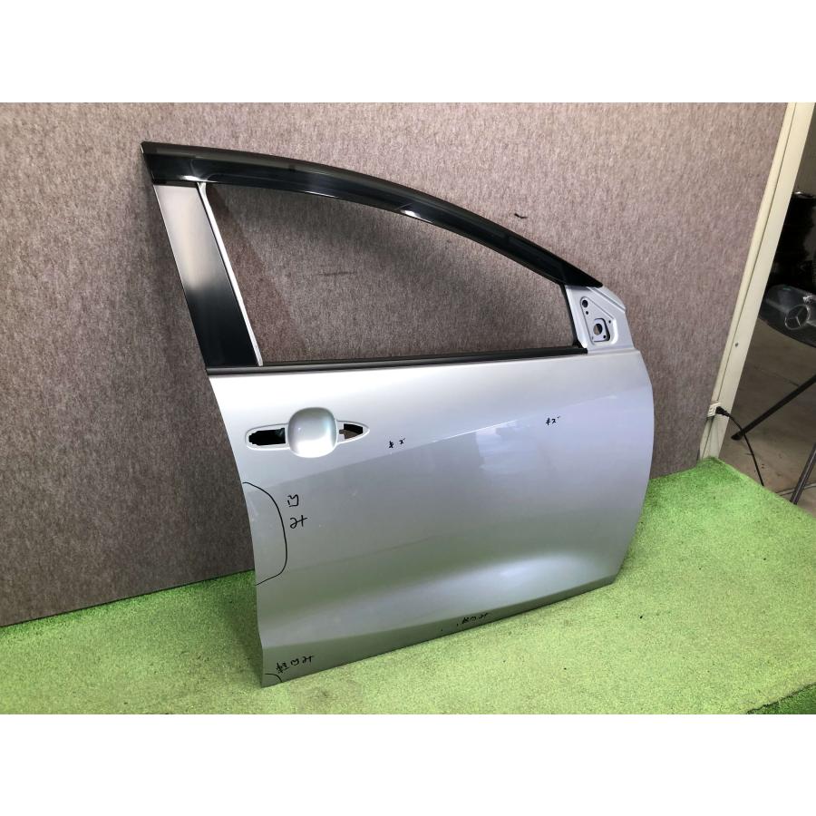 KSP210/MXPH10/MXPH15/MXPA10/MXPA15 ヤリス/ハイブリッド 純正 右フロントドア : 拓海商事ヤフー店 - 通販 - Yahoo!ショッピング