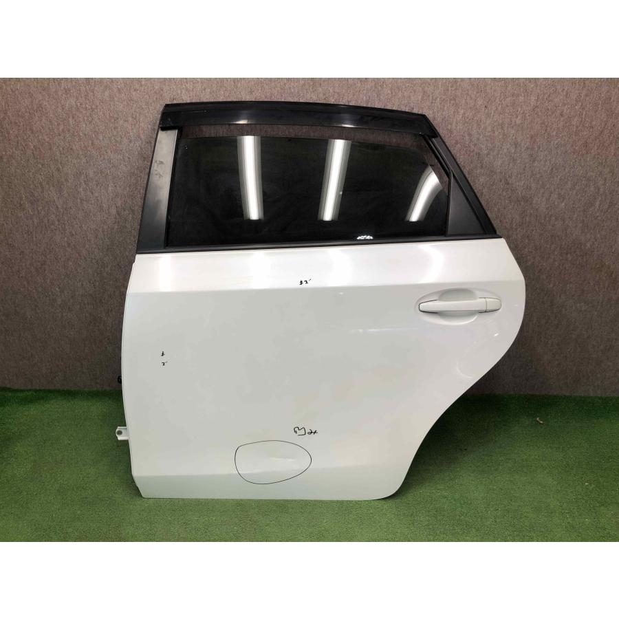 ZVW40 ZVW41 プリウスα 純正 左 リアドア : 拓海商事ヤフー店 - 通販 - Yahoo!ショッピング