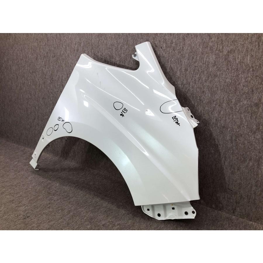 トヨタ ヴォクシー 80系 ZS 純正 右 フェンダー ZRR80/ZRR85/ZWR80 : 拓海商事ヤフー店 - 通販 - Yahoo!ショッピング