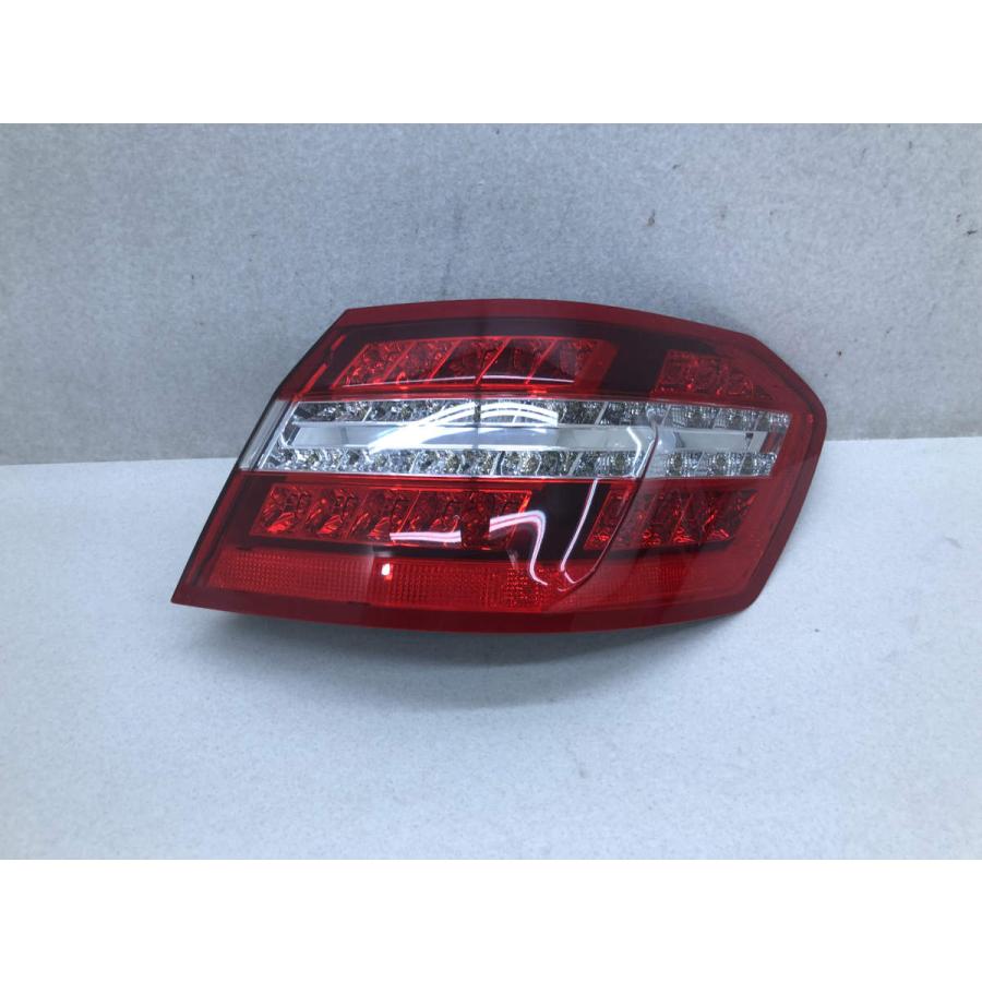 美品 磨き済み 前期 セダン用 ベンツ Eクラス 212 右テールライト A2129060658 : 拓海商事ヤフー店 - 通販 ...
