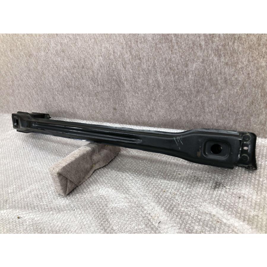 ベンツ Cクラス W205 純正 リアバンパー ホースメント A2056100014 : 拓海商事ヤフー店 - 通販 - Yahoo!ショッピング