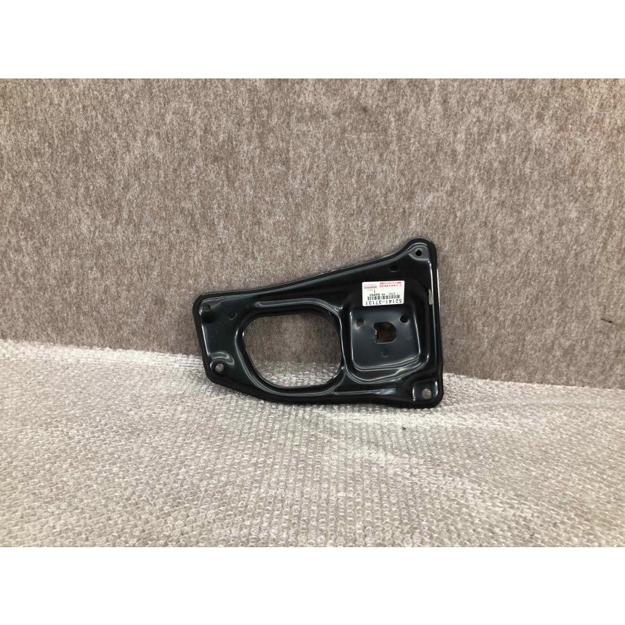 未使用品 フロントバンパステー 52141-37131 ダイナ/トヨエース HV用 トヨタ純正部品 : 拓海商事ヤフー店 - 通販 ...