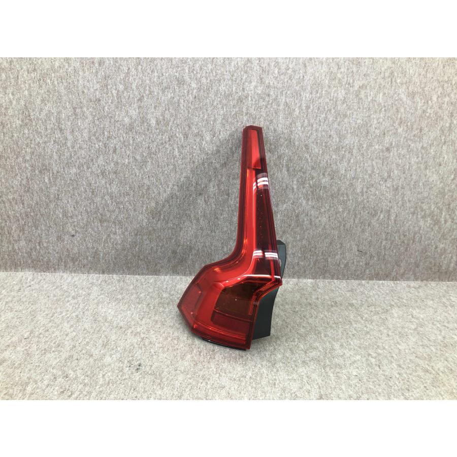 美品 磨き済み VOLVO V90 II MK2 リヤ左テールライト 32293876 : 拓海商事ヤフー店 - 通販 - Yahoo!ショッピング