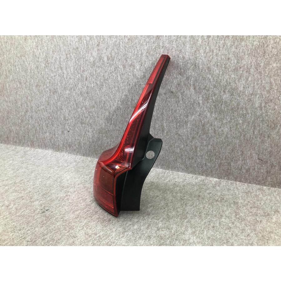 美品 磨き済み VOLVO V90 II MK2 リヤ左テールライト 32293876 : 拓海商事ヤフー店 - 通販 - Yahoo!ショッピング
