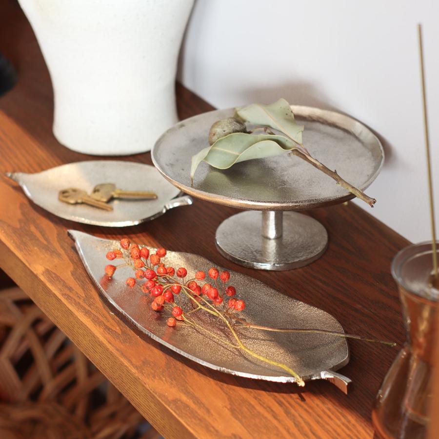 アクセサリートレイ シルバー トレイ おしゃれ 公式 サントリナ アルミリーフトレイ L :1001502:ファイブハンドレッドワークス ...