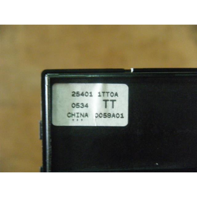 ジューク DBA-YF15 パワーウインドウスイッチ 純正品番25401-1TT0A 管理番号AA7405 : 赤江解体 - 通販 - Yahoo!ショッピング