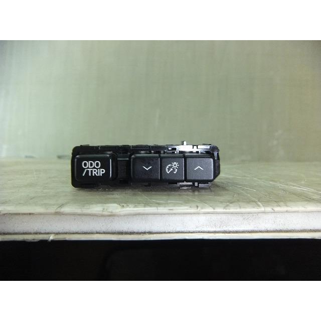 クラウン DAA-AWS210 ODO-TRIPメーター調光スイッチ 純正品番84975-30090 管理番号AB5413 : 赤江解体 ...