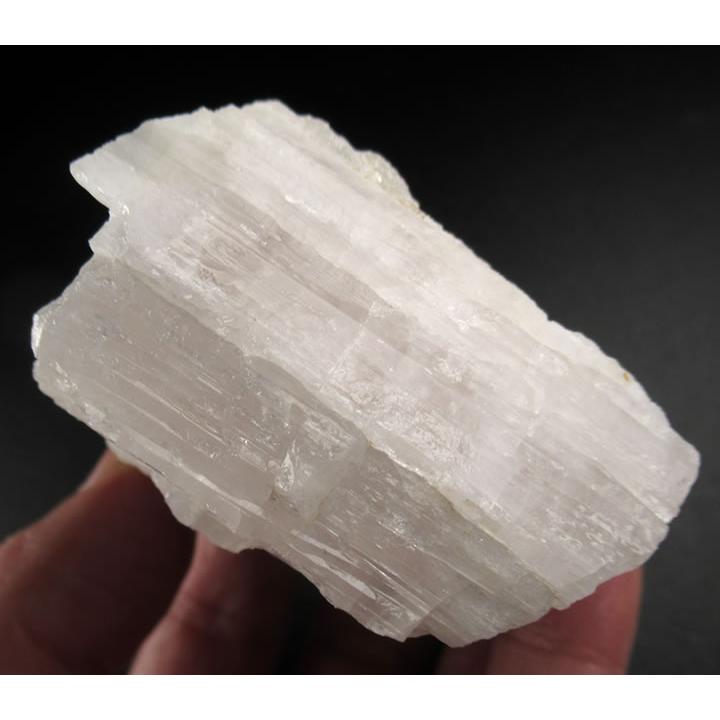 ヒマラヤ産 ピンクベリロナイト 母岩付き原石 171g 輝く母岩が美しい うっすらピンクの最長58mm程の大サイズ結晶 フェナカイト以上の振動 bery174 : ラベンダーストーン - 通販 ...