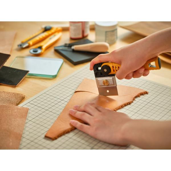 OLFA オルファ 242B 別たちプラス : 現場屋本舗ヤマニシデポ - 通販 - Yahoo!ショッピング