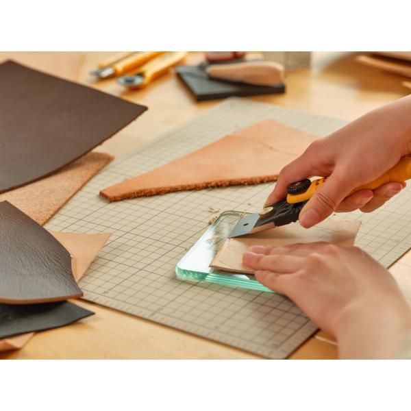 OLFA オルファ 242B 別たちプラス : 現場屋本舗ヤマニシデポ - 通販 - Yahoo!ショッピング