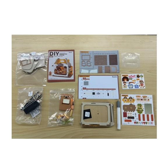 【6,000円以上で送料無料対象商品】ROBOTIME クマのケーキボックス【DS033】Rolife DIYミニチュアルーム（組立キット）（日本正規品） : エアプロ - 通販 ...
