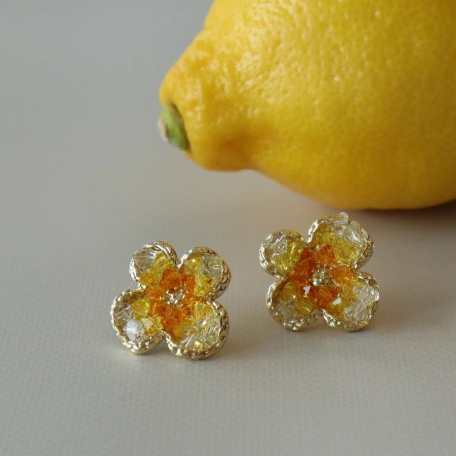 AJIRO ACCESSORY ピアス レディース プチプラアクセサリー 大ぶり ゴールド イエロー 花 フラワー おしゃれ ビーズ かわいい ...
