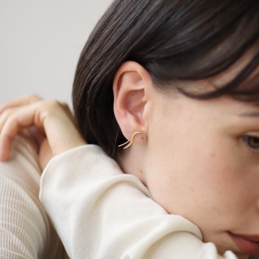 AJIRO ACCESSORY ピアス レディース フックピアス ミニピアス 小ぶりシルバー925 シルバー ゴールド おしゃれ シンプル ajiro accessory P149 ...