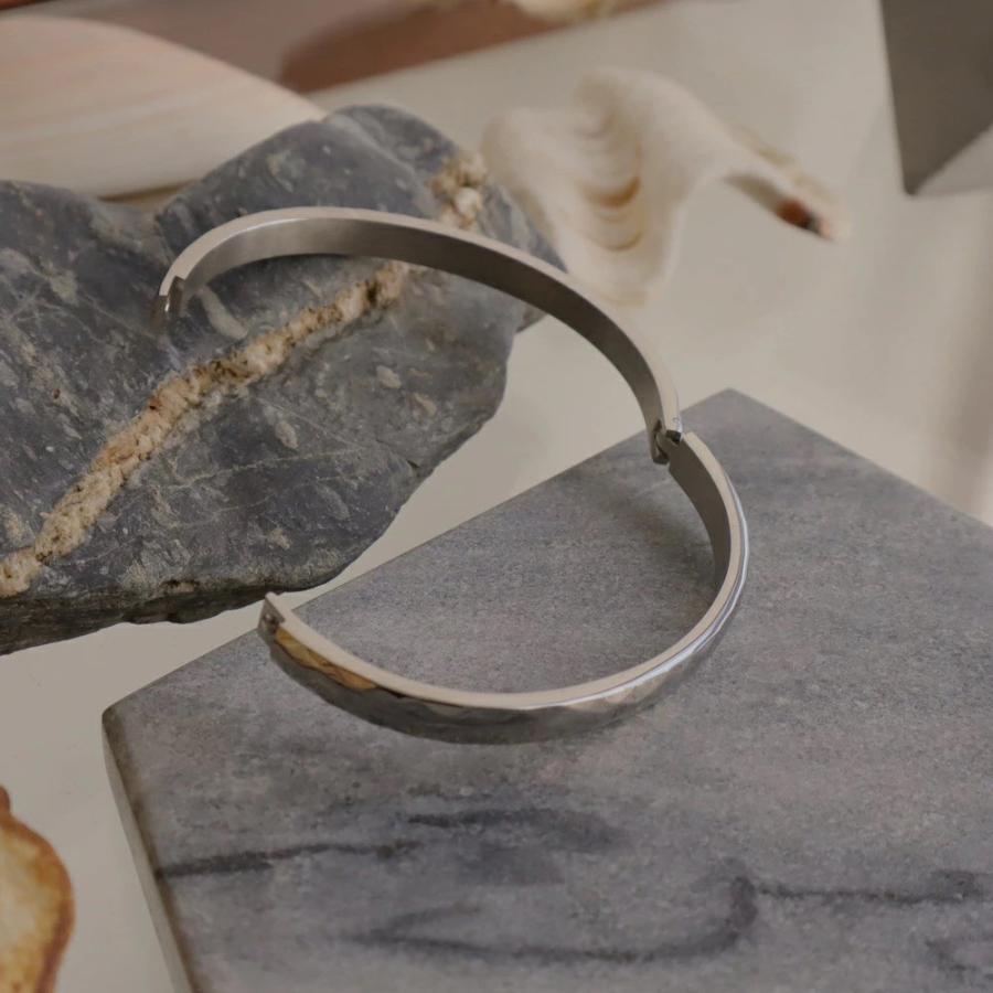 AJIRO ACCESSORY バングル ajiro accessory ステンレス 開閉式 ゴールド シルバー おしゃれ カジュアル レディース 女性 アレルギー対応 N192 ...