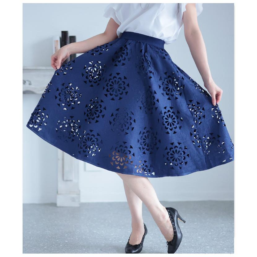 Sawa a la mode スカート ミディアム丈 花柄 レース 青 Sawa a la mode スカート ミディアム丈 花柄 レース 青