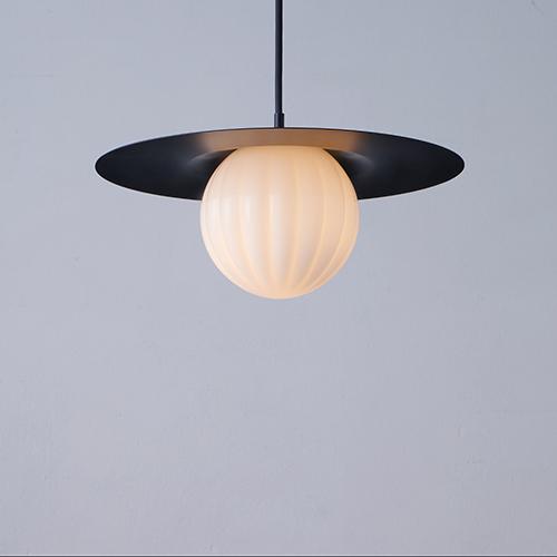 MAXRAY MAXRAY Orb series Rib/オーブシリーズ リブ プレートペンダントライト Φ150 引掛シーリング ブラック E17口金 ランプ別売 MP40676-02 ...