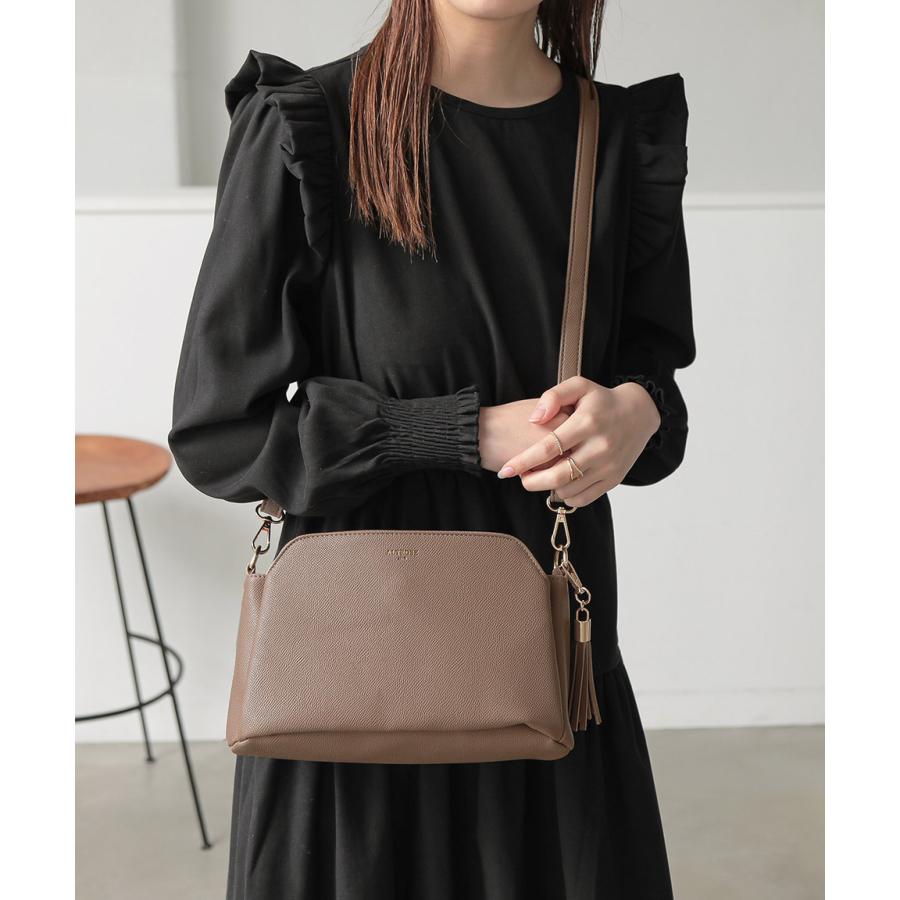 ショルダーバッグ ショルダー 斜めがけ タッセル チャーム 合皮 レザー風 無地 シンプル インナーバッグ レディース : 332509 : バッグ 雑貨 ALTROSE アルトローズ ...