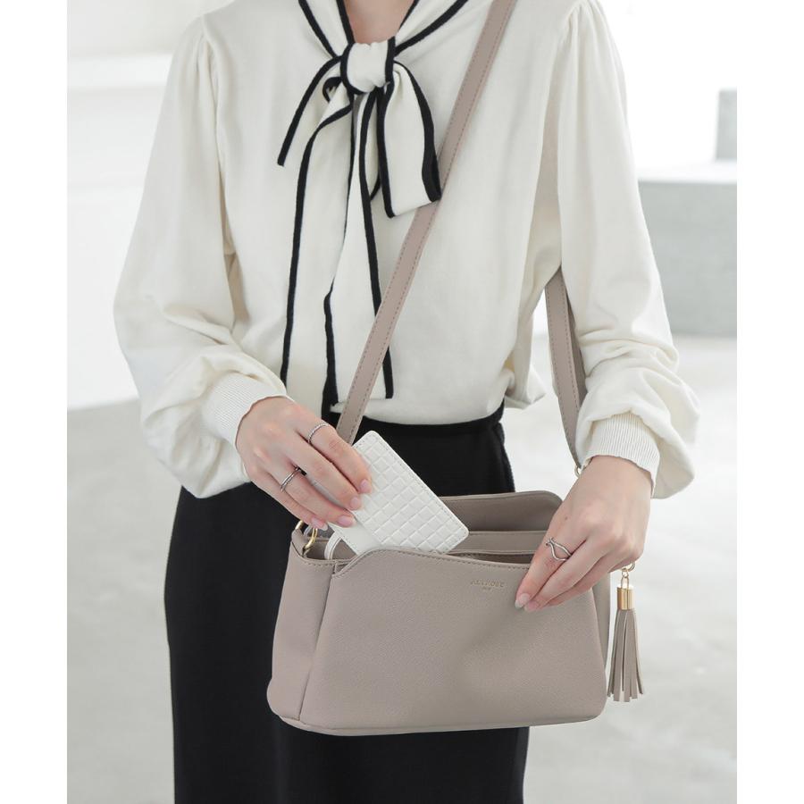 ショルダーバッグ ショルダー 斜めがけ タッセル チャーム 合皮 レザー風 無地 シンプル インナーバッグ レディース : 332509 : バッグ 雑貨 ALTROSE アルトローズ ...