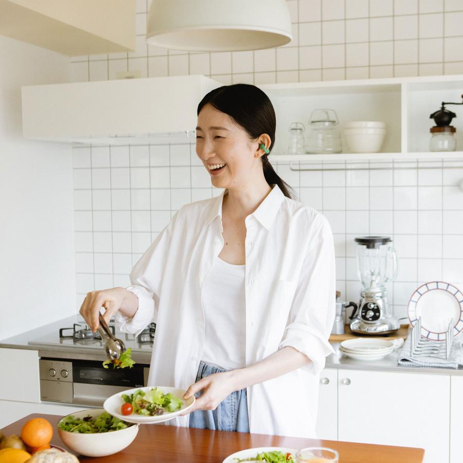 ambie sound earcuffs （アンビー サウンド イヤカフス） AM-TW02 完全ワイヤレスイヤホン イヤカフ型 ながら聴き : ambie STORE - 通販 ...