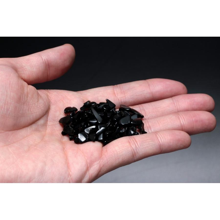 モリオン(黒水晶)さざれ【Sサイズ/100g/AAA】浄化 魔除け : AMERI Stone ショッピングYahoo!店 - 通販 - Yahoo!ショッピング