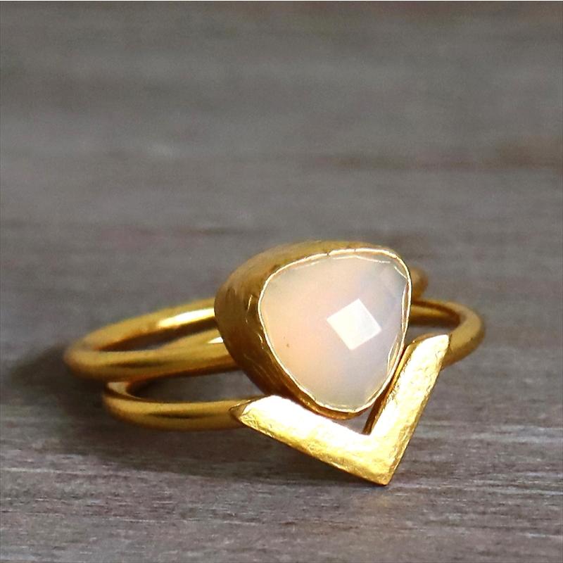 ホワイトカルセドニー2連リング 22KGP トライアングルアロー アルサメイア トルコジュエリーWhite Calcedony Ring ...
