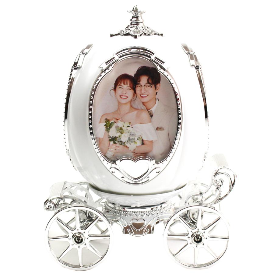 フォトフレーム 写真立て おしゃれ フォトスタンド 写真縦 記念日 結婚祝い オルゴール付き Anberotta PF002 (ホワイト・シルバー) : Anberotta - 通販 ...