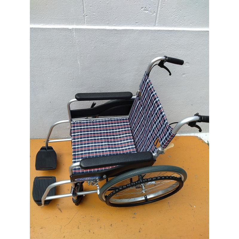 送料無料（一部地域を除く） 自走式車椅子 ノーパンク 日進 NEO-1 KM-25-0809-10 : アネット介護用品店 - 通販 - Yahoo!ショッピング