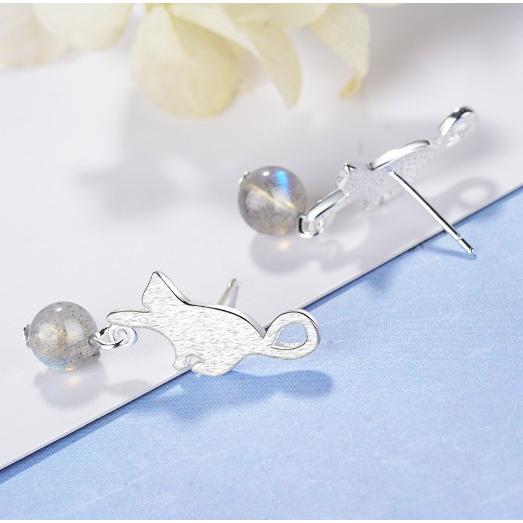 ピアス レディース 猫 ねこ ネコ ピンク 水晶 苺草 スタッド アニマル カワイイ 揺れる シルバー925 両耳2個セット アレルギー対応 ...