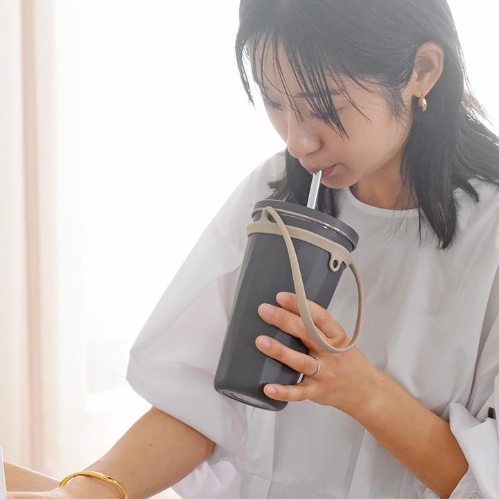 tote ストロー付 保冷タンブラー 蓋付 専用シリコンホルダー付き 570ml／トート : アンジェ インテリア雑貨 - 通販 - Yahoo!ショッピング