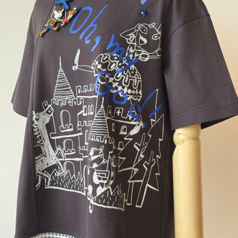 ALBEROBELLO 【30％OFF SALE】アルベロベロ(Alberobello)マリオネットプリントシリーズ ブローチ付き チュニック（グレー）【2025 SUMMER ...