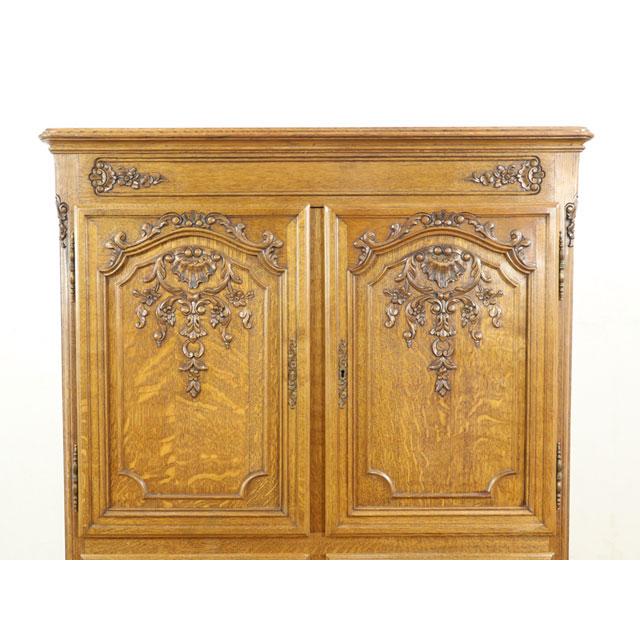 華やかな彫刻 フランス キャビネット 猫脚 扉と引出しで構成 ガラスの棚板 カクテルキャビネット アンティークフレックス 64560 : アンティークフレックス ヤフー店 - 通販 ...