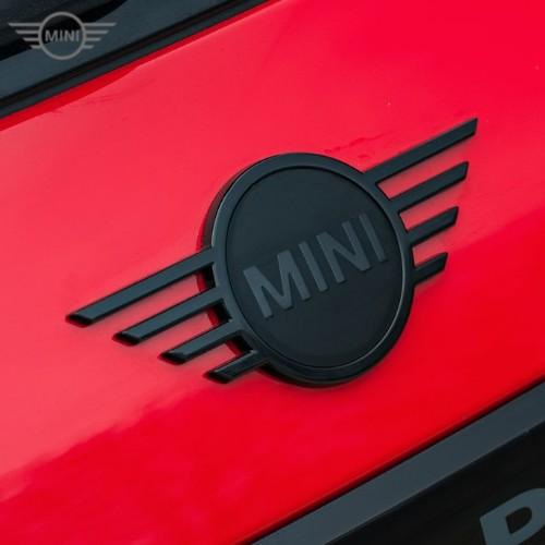 MINI MINI純正 エンブレム (リヤ) (ブラック) (F65/F66) : APdirect - 通販 - Yahoo!ショッピング