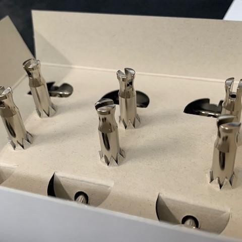 Kluson 3 per side / MB SS Nickel DR モズライト用スプリットシャフト仕様（縦穴式） 2列刻印モデル （クルーソン 3連ペグ） : あぽろんYahoo!店 ...