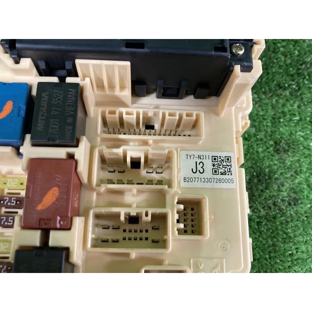 N-BOX N−BOX ＋ DBA-JF2 ヒューズボックス NH700M 38209-TY7-N31 : アプレシア - 通販 - Yahoo!ショッピング