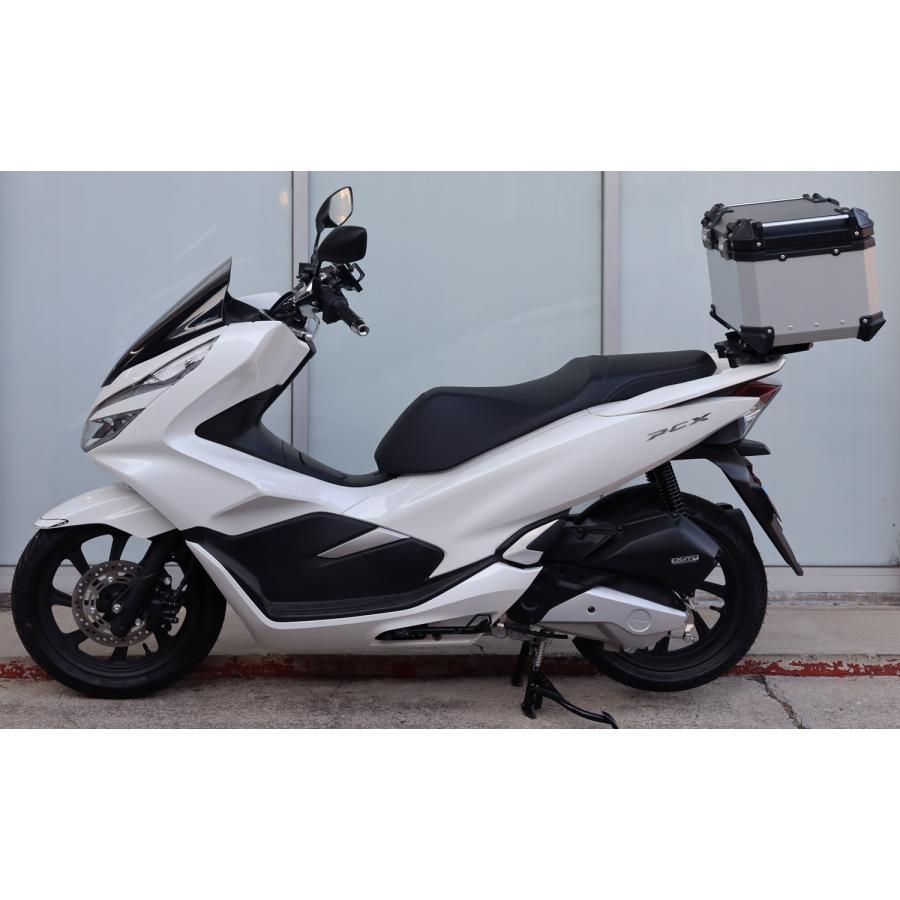 AG-APS 容量45L PCX専用 ボックス&キャリア セット シルバー Newステンレスヒンジタイプ バックレスト付 PCXリアボックス アルミリアボックス : APS-M - 通販 ...