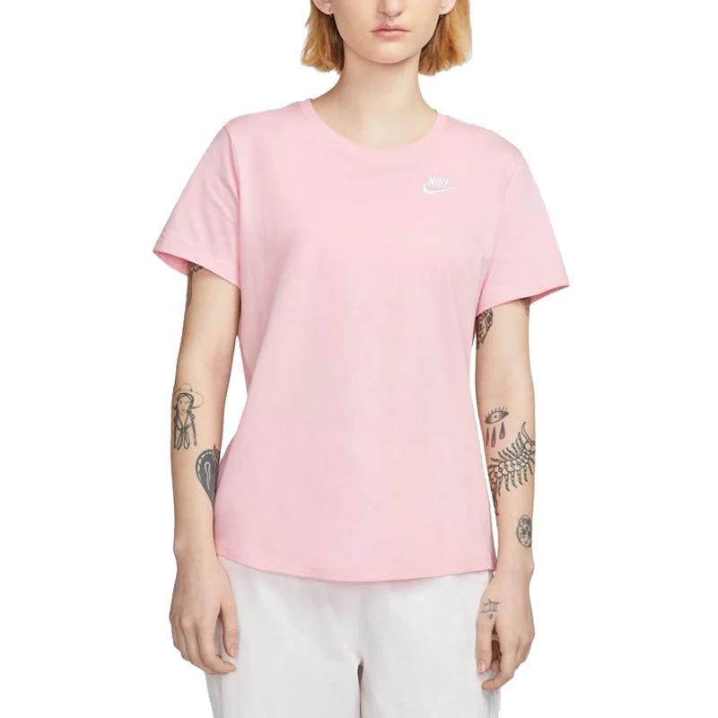 NIKE（ナイキ） 半袖 Tシャツ レディース クラブ エッセンシャル スポーツウェア ピンク ワンポイント シンプル 女性 トップス ...