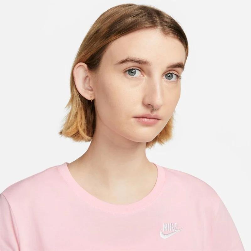 NIKE（ナイキ） 半袖 Tシャツ レディース クラブ エッセンシャル スポーツウェア ピンク ワンポイント シンプル 女性 トップス ...