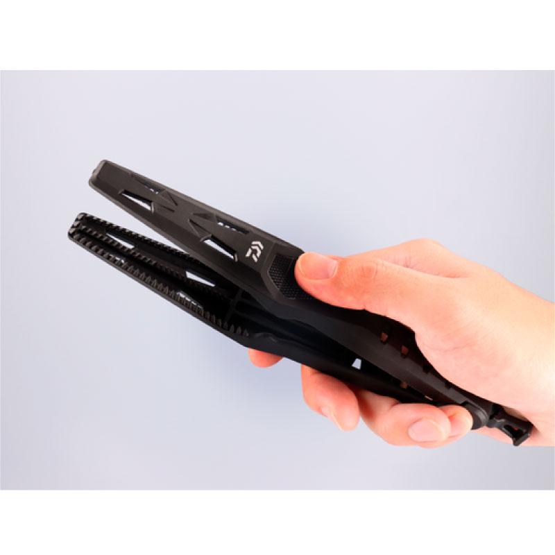 DAIWA フィッシュホルダーライト200C フィッシュグリップ 魚つかみ 専用ケース付き 釣り : fishhl200c : ライフジャケット釣具アクアビーチ - 通販 - Yahoo!ショッピング