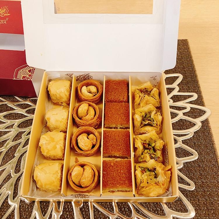 おいしい焼き菓子 バクラヴァ ミックス 215g アラビックスィーツ代表格の ナッツたっぷりパイ 菓子 バクラバ 4種類16個入り 送料無料 ...