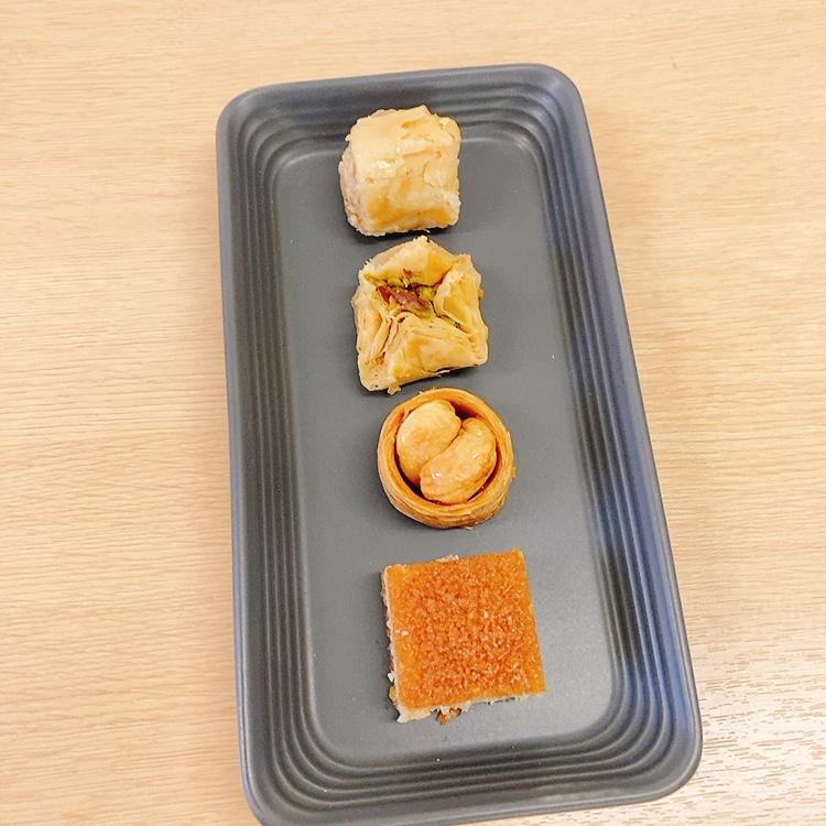 おいしい焼き菓子 バクラヴァ ミックス 215g アラビックスィーツ代表格の ナッツたっぷりパイ 菓子 バクラバ 4種類16個入り 送料無料 ...