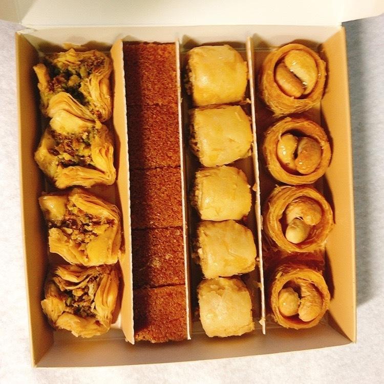 おいしい焼き菓子 バクラヴァ ミックス 215g アラビックスィーツ代表格の ナッツたっぷりパイ 菓子 バクラバ 4種類16個入り 送料無料 ...